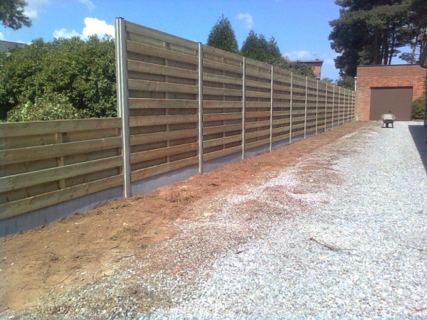Voorbeelden en afbeeldingen van tuinschermen in hout